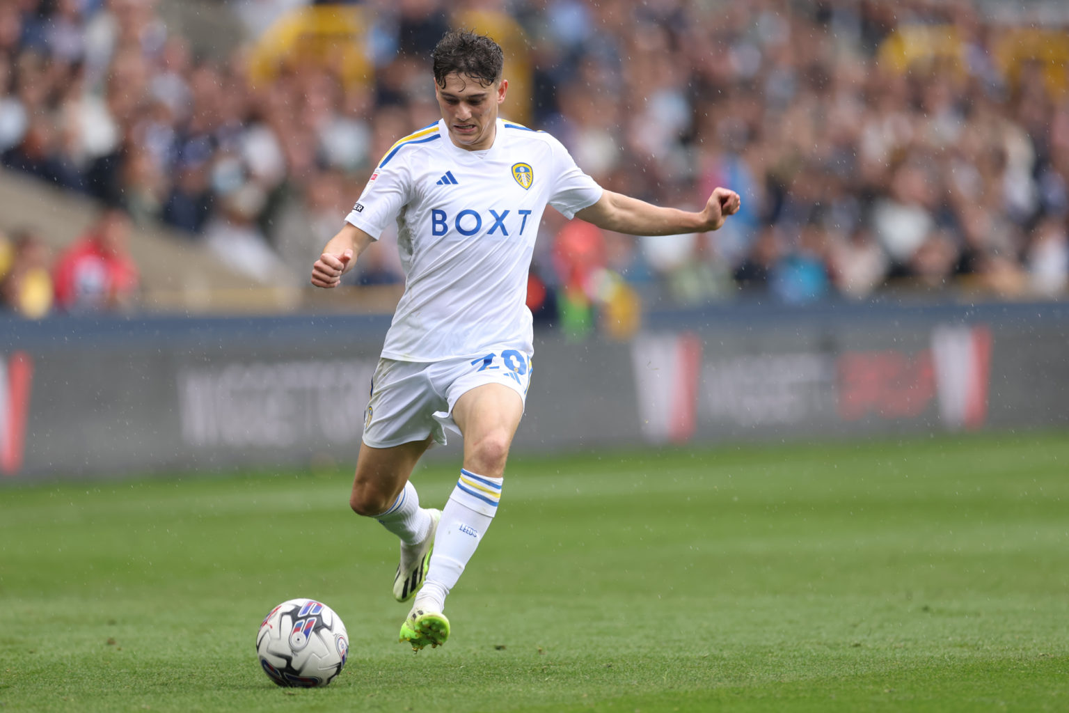 Ross McCormack wants 25-year-old Leeds player to learn from Crysencio ...