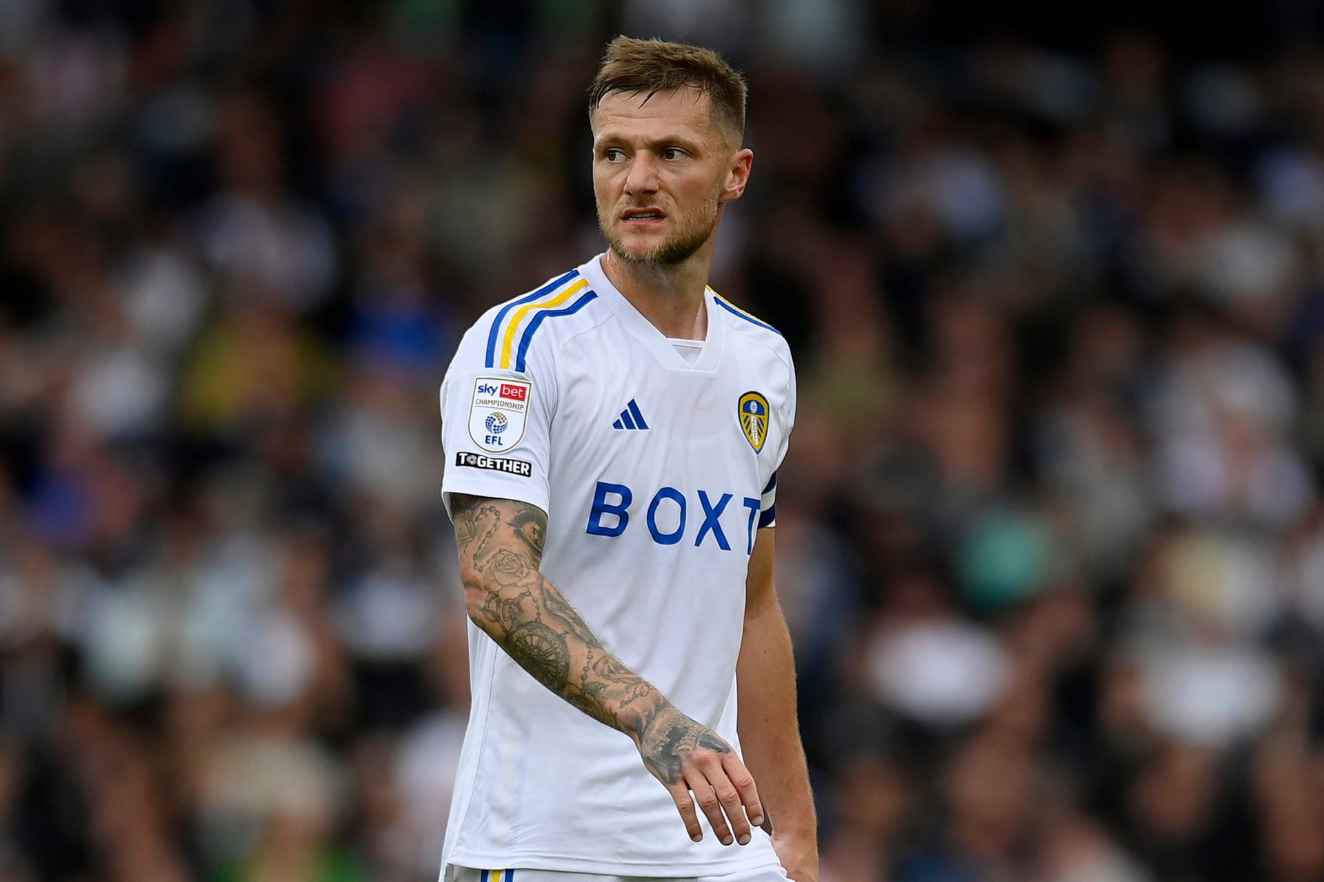 ‘Mot’... Liam Cooper sends message to Leeds United player out on loan ...