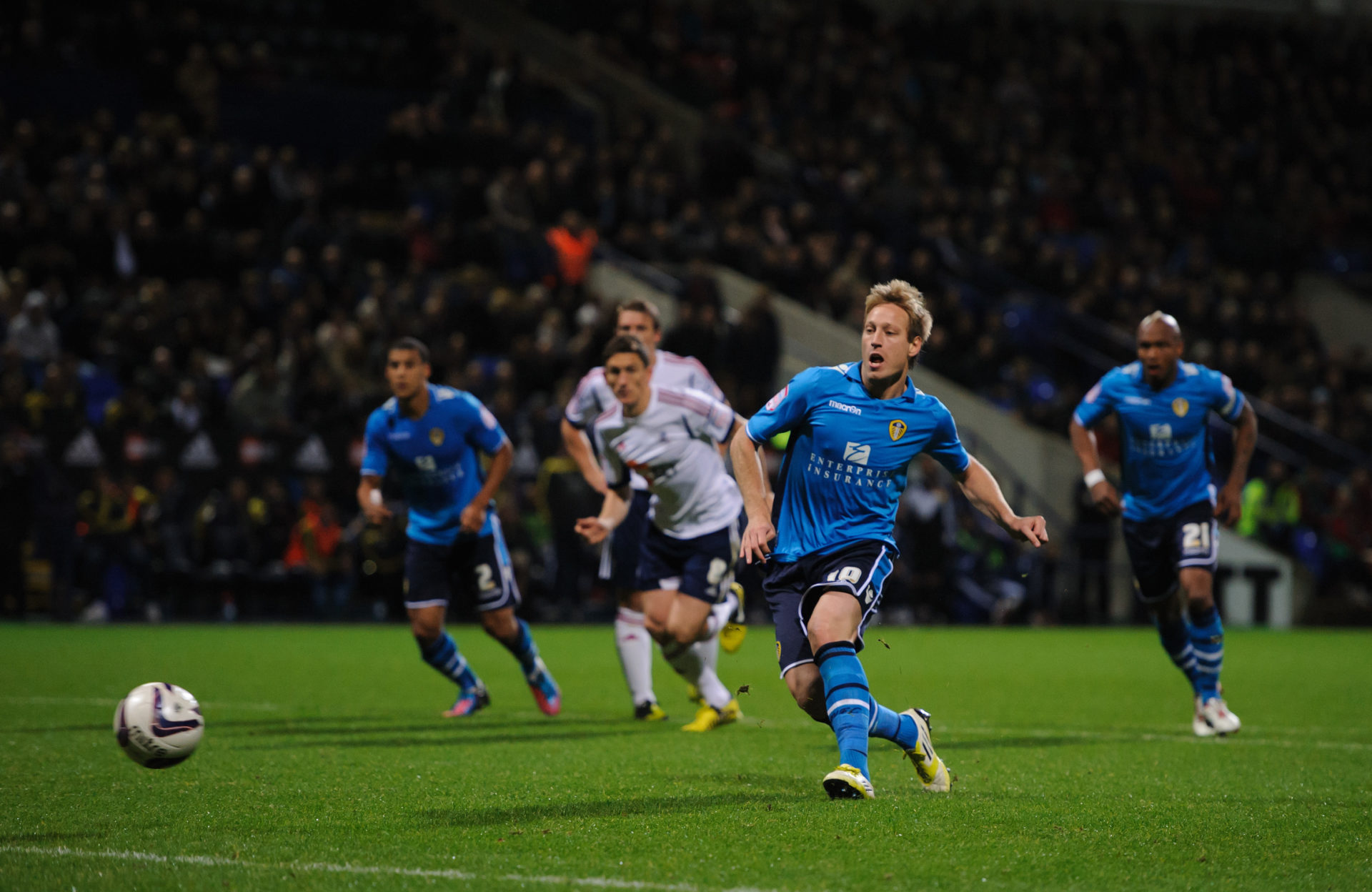 Luciano Becchio reacts as former Leeds United defender appointed ...
