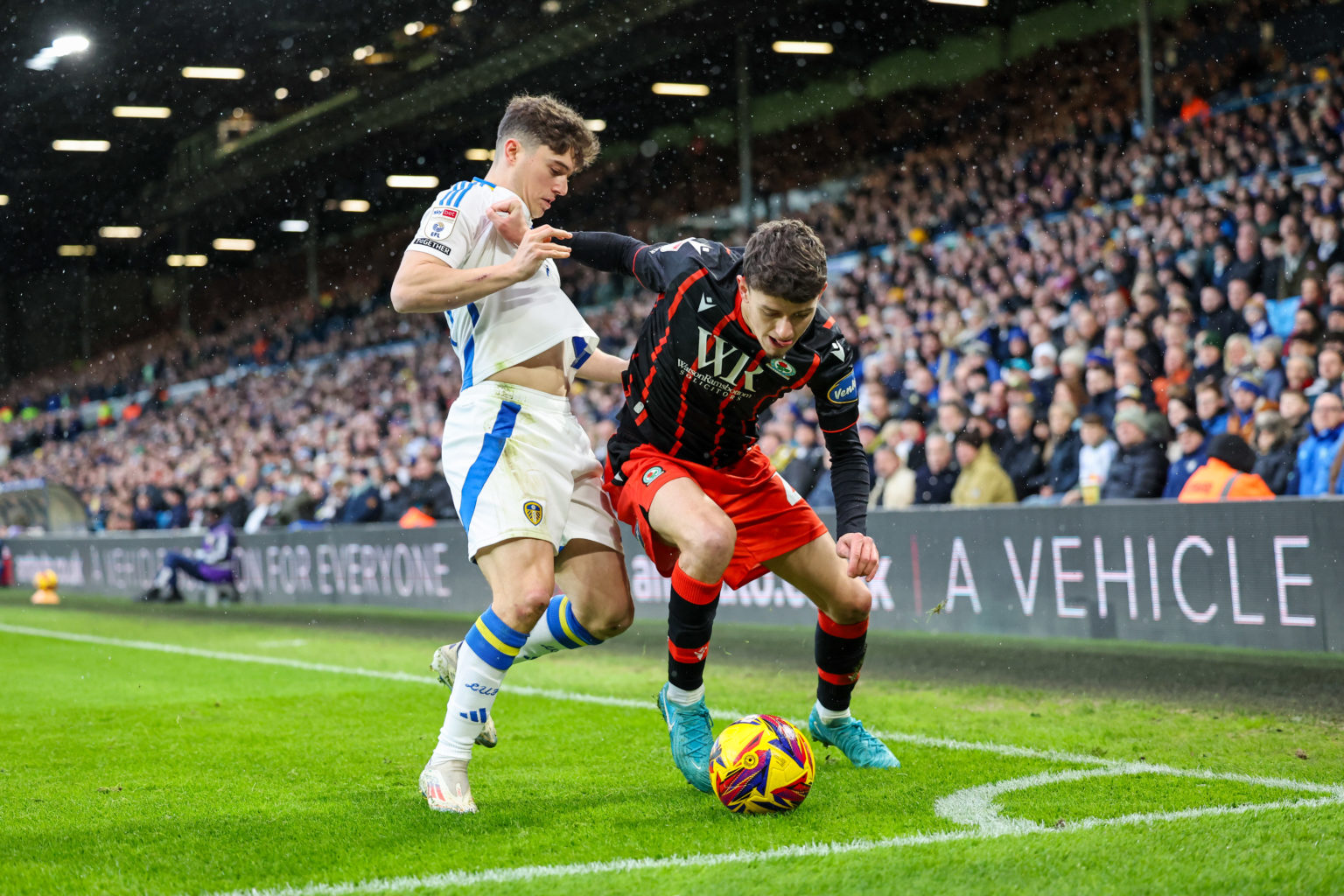 Six duels lost, dispossessed three times... Leeds United player endures ...