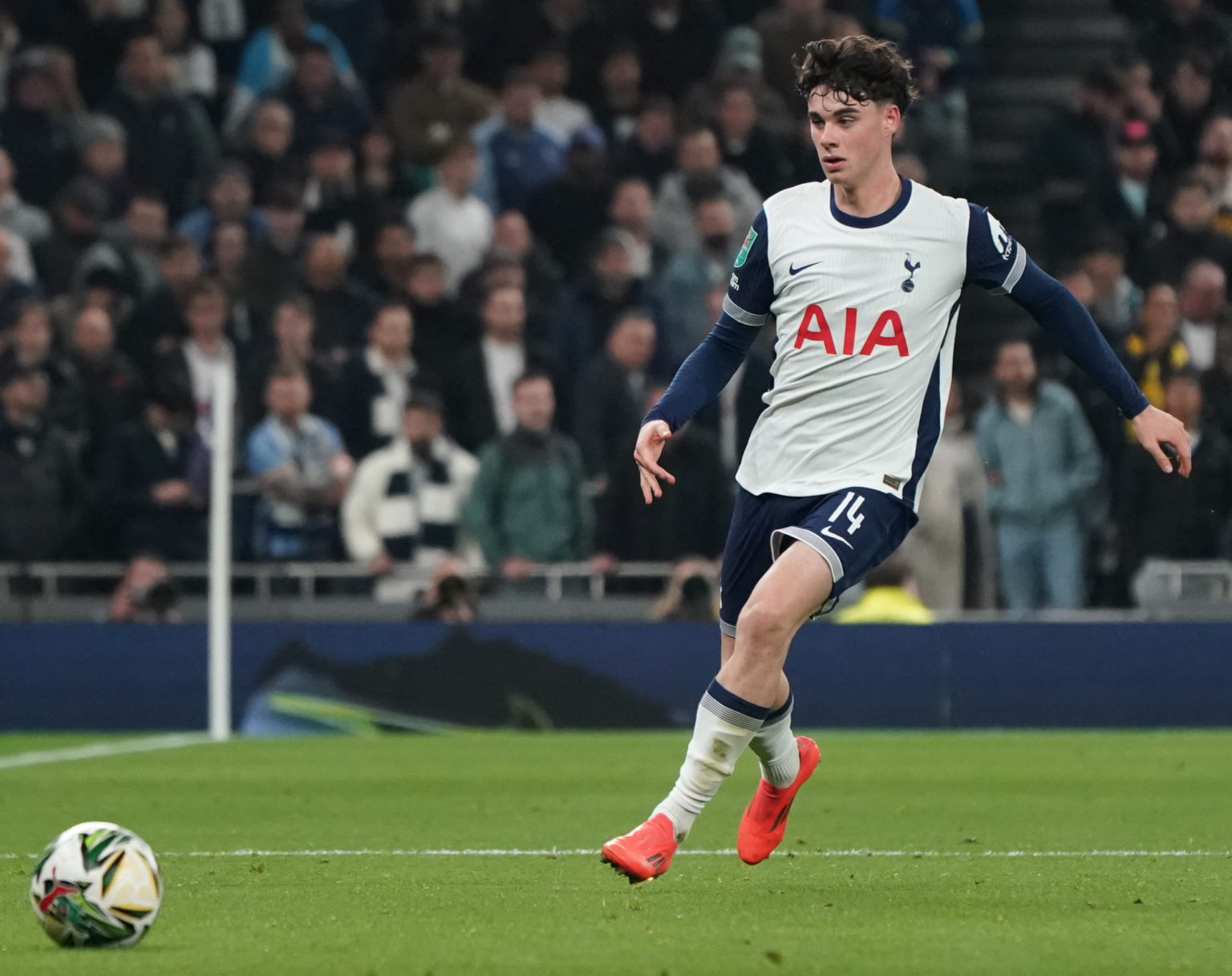 Tottenham fans all in agreement about former Leeds United player Archie ...