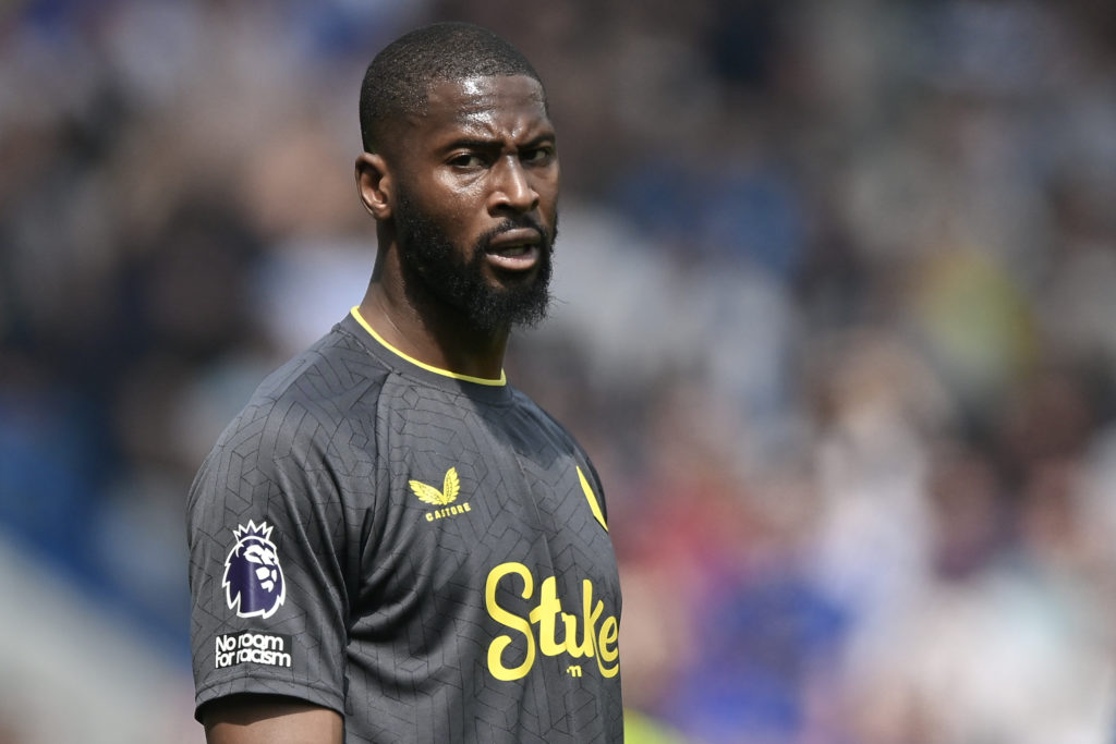 'A definite no'... Leeds United fans in agreement after hearing who ...