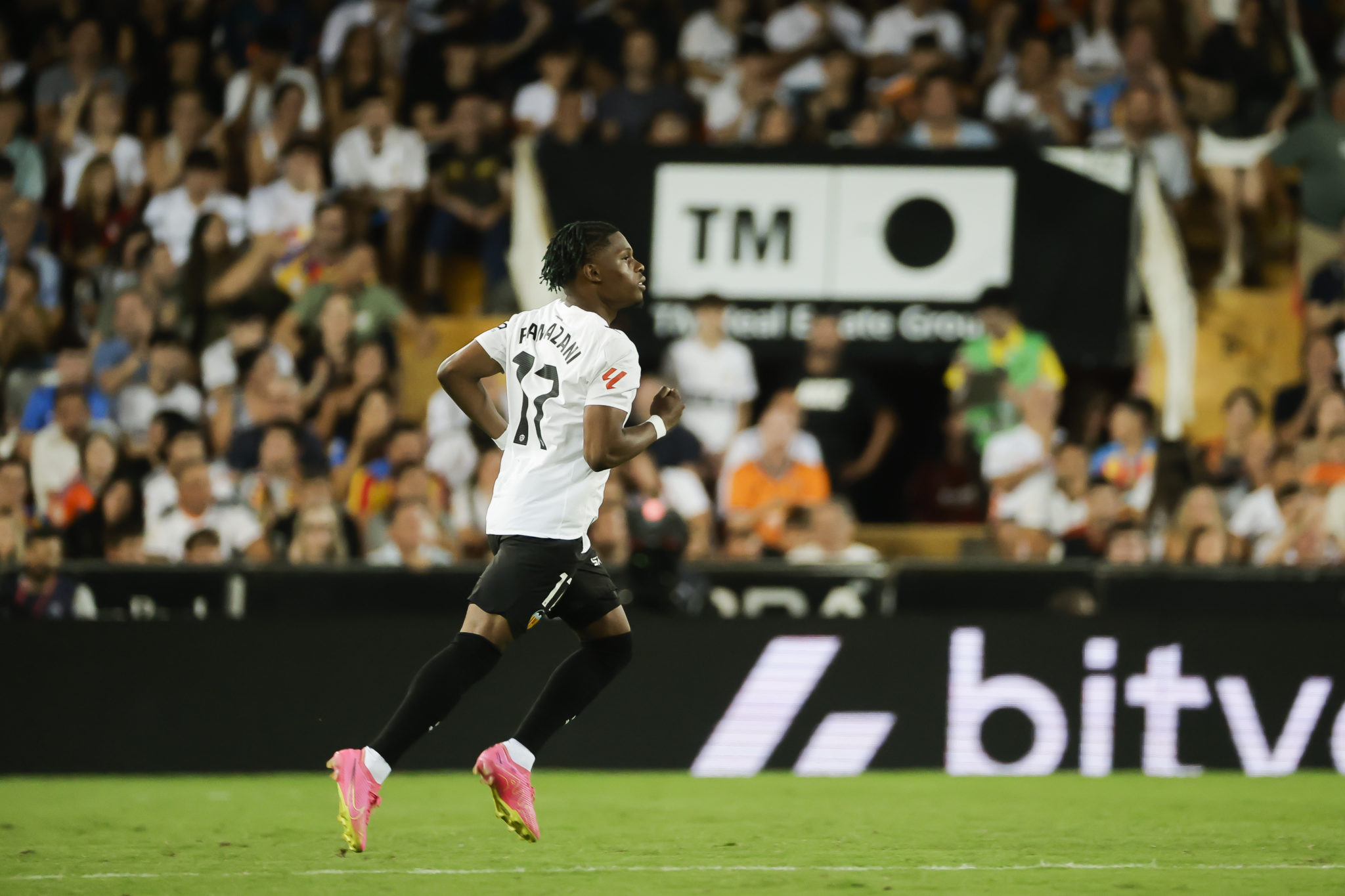 Leeds United loanees Largie Ramazani and Isaac Schmidt confirm Elland ...