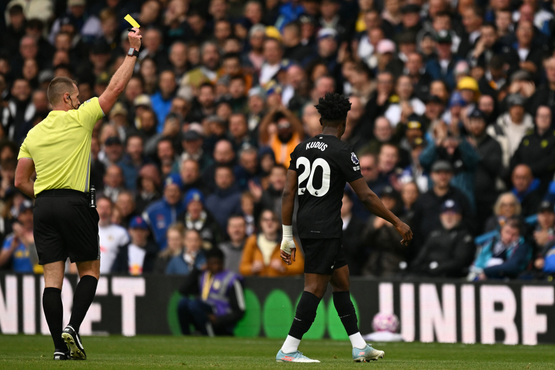 Leeds United v Crystal Palace referee was criticised by Daniel Farke ...